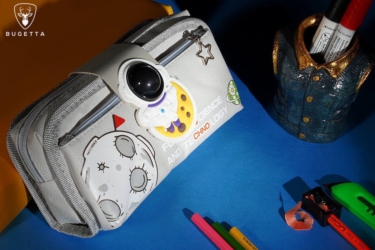 Bugetta LED Astronaut Pencil Case – Illuminating Space-Themed Statione